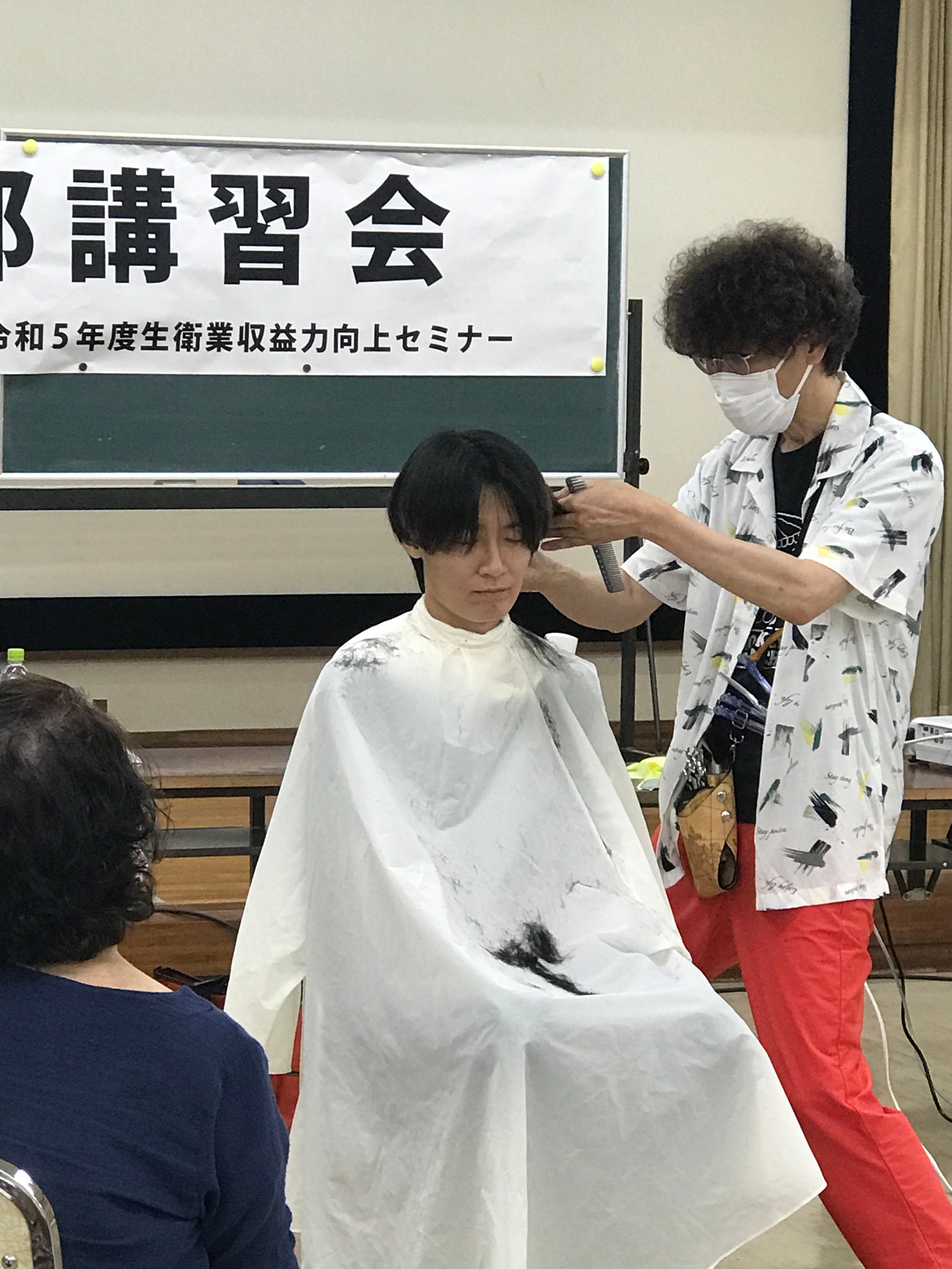 見附支部カット講習会 – Unison Scissors